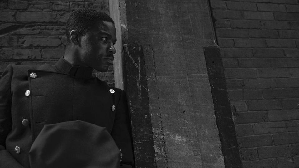 Watchmen Episode 6 This Extraordinary Being Review: The Beginning of ...